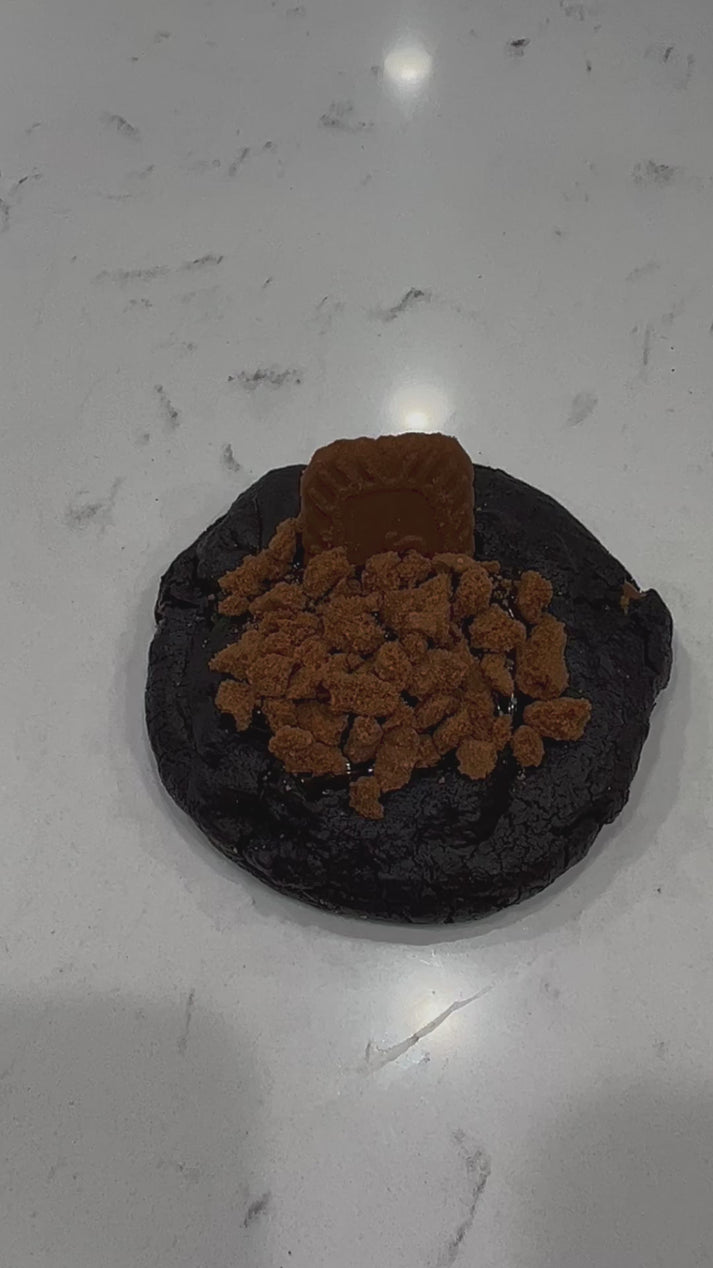 Biscoff Stuffed Black Chocolate with Oreo – Hello Chonky Cookie Co